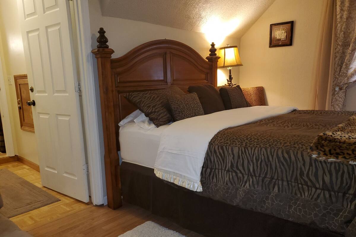 The Forest View Room | Lençóis de algodão egípcio, roupa de alta qualidade, Wi-fi grátis 