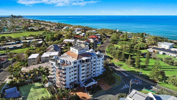 Buddina Beachside Resort - Premium Ocean View - Mooloolaba