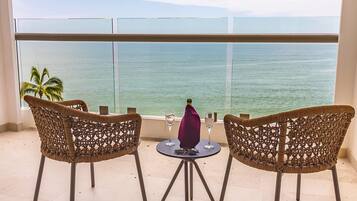 Quarto casal superior, 1 quarto, de frente para o oceano | Vista para praia/oceano