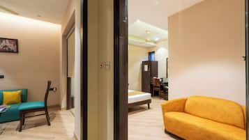 Suite room with kitchenette | Roupa de alta qualidade, camas de colchão pillowtop, cofre no quarto