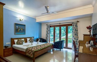 Quarto | Minibar, cofre no quarto, ferro/tábua de engomar, camas desdobráveis 