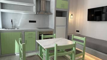 Apartamento | Cofres nos quartos, escrivaninha, ferros/tábuas de passar roupa