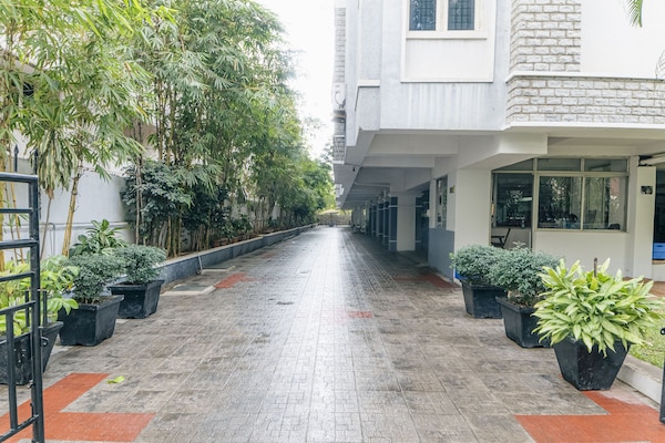 Hotel Athome & Serviced Apartments By Deccan Serai Hotels -
