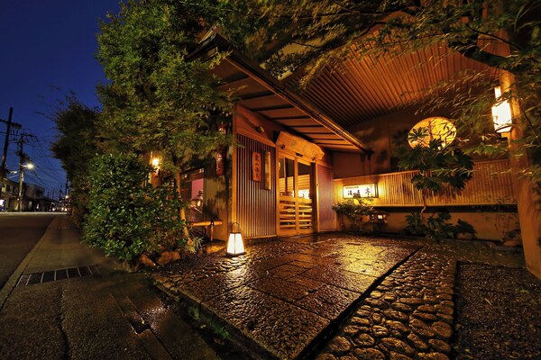 京都 嵐山温泉 渡月亭 - 嵐山