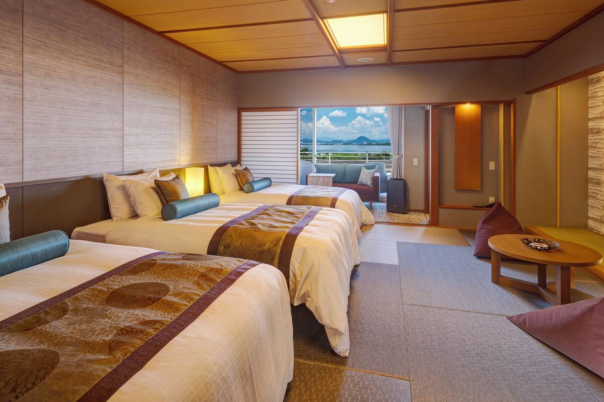 Quarto Deluxe, não fumadores (Biwa No Kaze Japanese Style Triple) | Edredões de penas, cofre no quarto, secretária