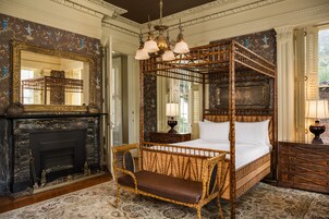 Jasmine House Parlour Suite | Roupa de alta qualidade, cofre no quarto, com decoração personalizada 