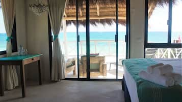 Quarto real, 1 cama King, de frente para o oceano | Vista do quarto