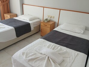 Secretária, Wi-fi grátis, roupa de cama fornecida 