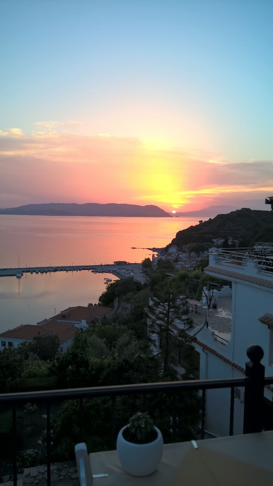 Aegean Wave Hotel - Скопелос