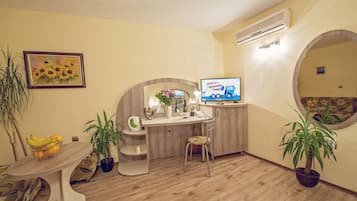 Suíte | Roupas de cama premium, frigobar, escrivaninha