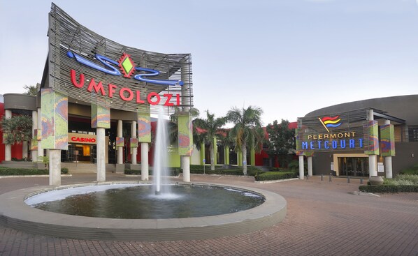 Peermont Metcourt Hotel at Umfolozi in Empangeni: Find Hotel Reviews ...