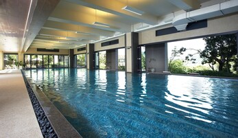 Piscina interior, da(s) 7:00 à(s) 23:00, espreguiçadeiras 