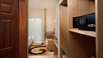 Quarto (Standard Anthurium) | Seguro