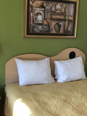 Ferros/tábuas de passar roupa, Wi-Fi de cortesia, roupa de cama