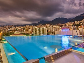 Piscina exterior sazonal 