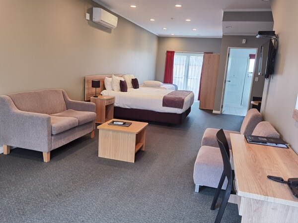 Cornwall Motor Lodge - Palmerston North