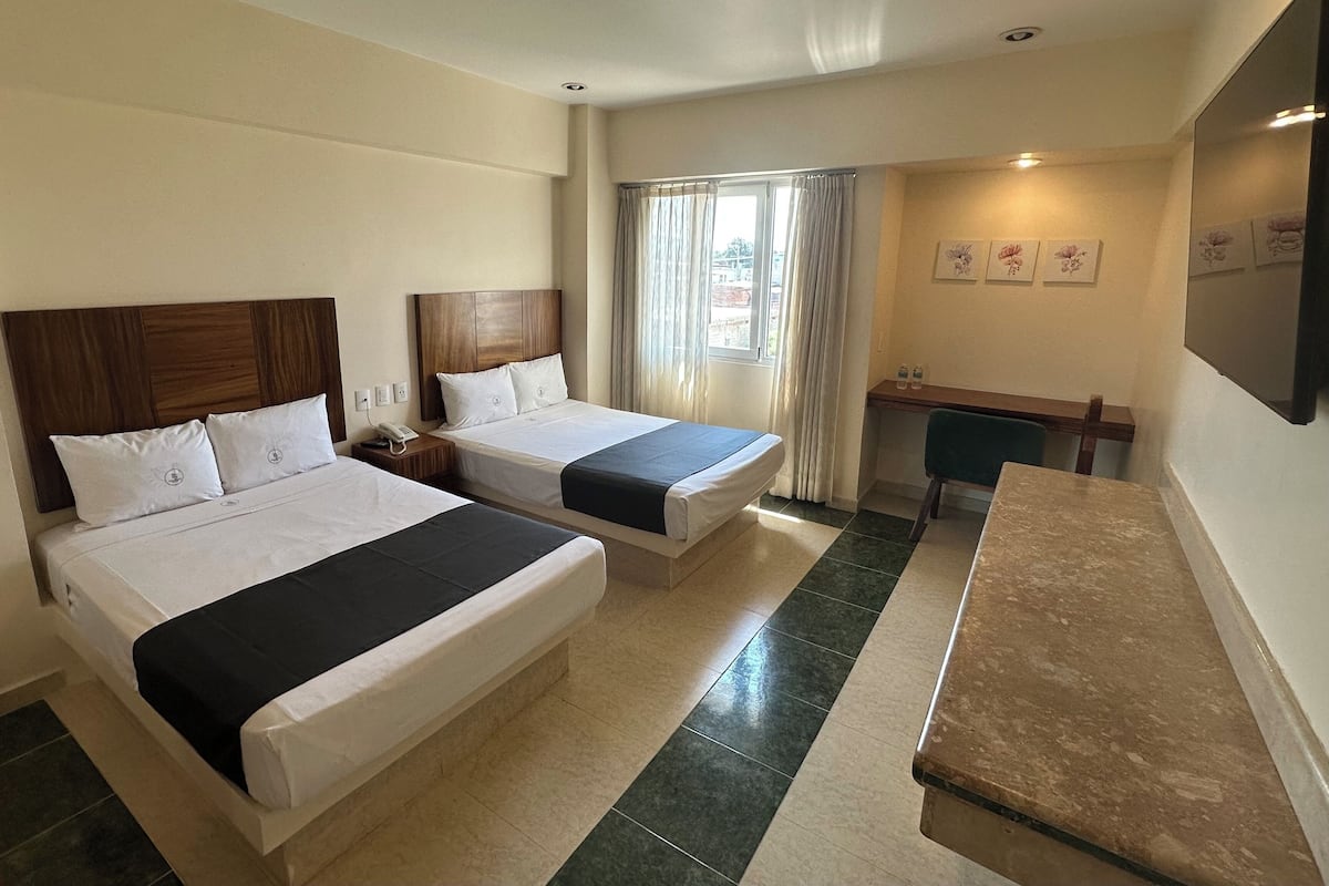 Quarto Duplo Standard | Cortinas/cortinados opacos, ferro/tábua de engomar, Wi-fi grátis