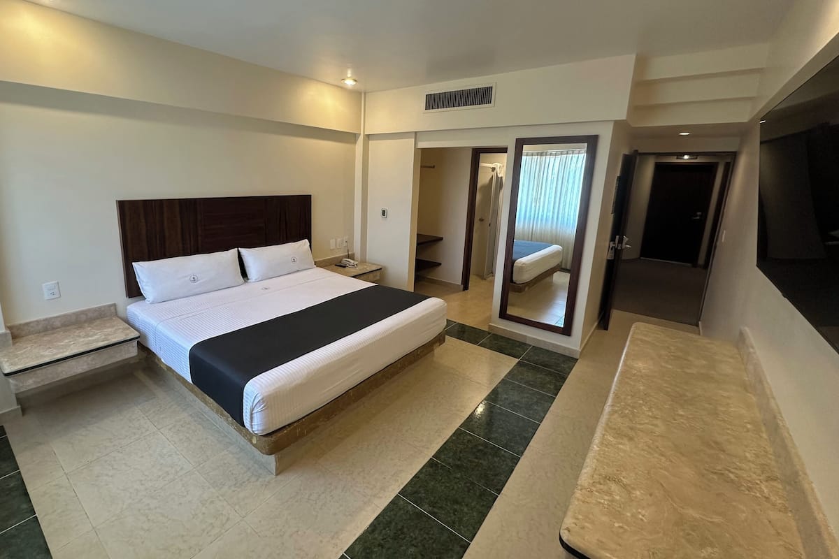 Quarto Standard | Cortinas/cortinados opacos, ferro/tábua de engomar, Wi-fi grátis