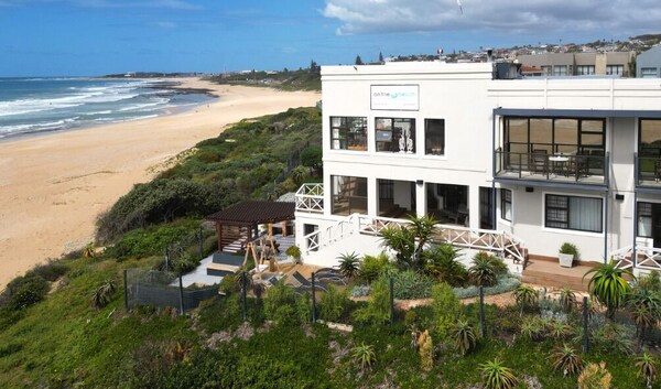 On The Beach Guesthouse - Jeffreys Bay