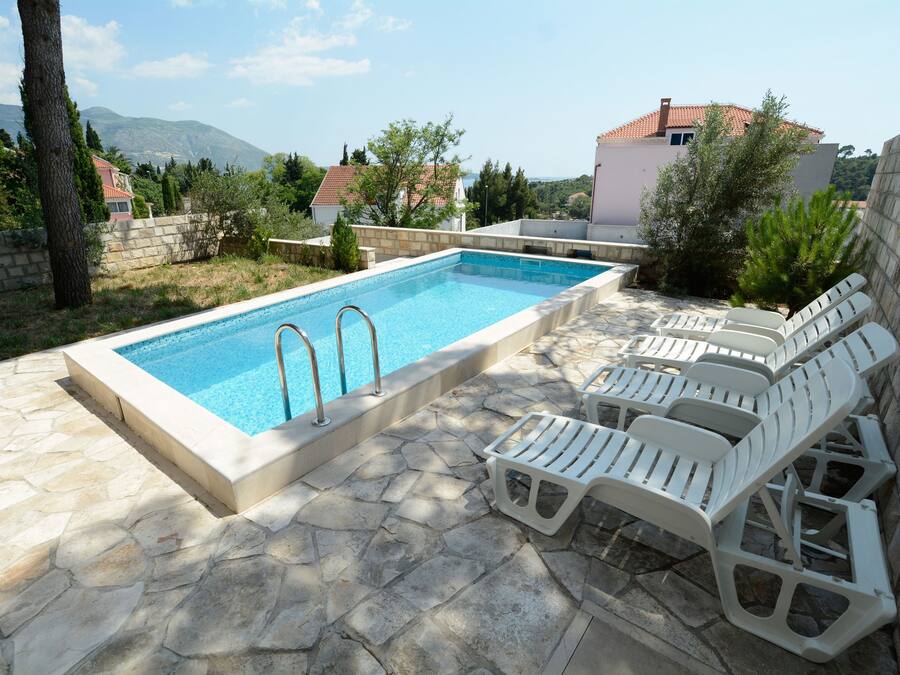 Piscina exterior, toldos gratuitos, guarda-sóis