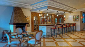 2 restaurantes: opção de café da manhã, almoço e jantar
