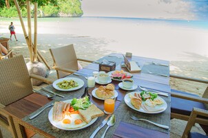 Café da manhã com buffet todos os dias mediante uma taxa