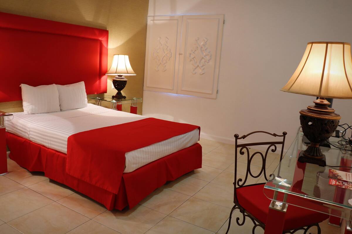 Secretária, Wi-fi grátis, roupa de cama fornecida