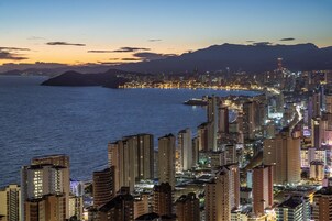 Apartamento panorâmico, 1 quarto, sacada | Vista do quarto