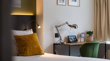 Edredões de penas, secretária, ferro/tábua de engomar, Wi-fi grátis