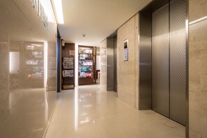 Entrada (vista interior)