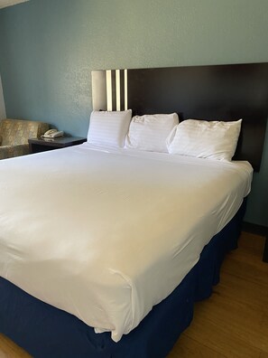 Quarto Individual Básico | Ferro/tábua de engomar, Wi-fi grátis, roupa de cama fornecida