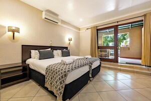 Garden Suite Twin | Cofres nos quartos, escrivaninha, ferros/tábuas de passar roupa