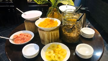 Pequeno-almoço completo diário (175 ZAR por pessoa)
