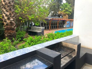 Apartamento básico, 3 quartos, acesso à piscina, vista para a piscina | Vista do quarto