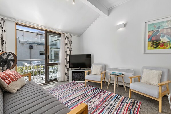 TV LCD 24 polegadas com canais digitais, TV, DVD player