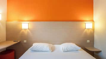 Quarto standard, 1 cama de casal | Escrivaninha, espaço de trabalho para notebook, Wi-Fi de cortesia