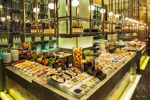 7 restaurantes, cozinha local e internacional