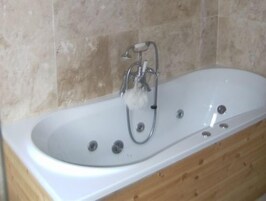 Banheira de hidromassagem