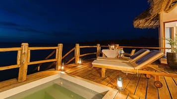 Vila superluxo, 1 quarto, vista para o oceano, sobre a água | 1 quarto, lençóis italianos Frette, roupas de cama premium, frigobar