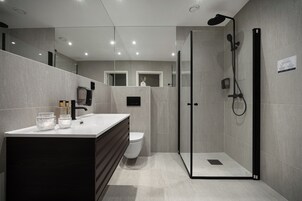 Quarto Duplo | Casa de banho | Um polibã, artigos de higiene ecológicos, Piso aquecido (casa de banho) 