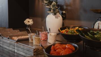 Pequeno-almoço tipo buffet diário incluído