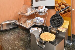 Pequeno-almoço tipo buffet diário incluído 