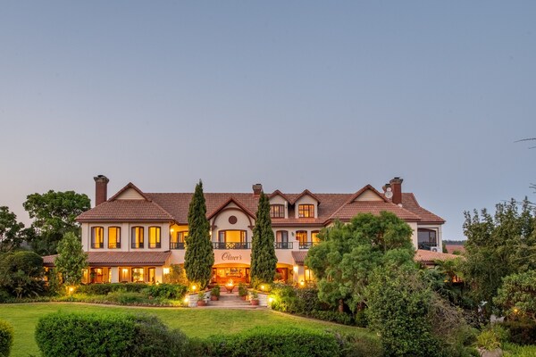 Oliver's Restaurant & Lodge - White River