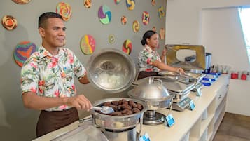 Café da manhã continental todos os dias mediante uma taxa