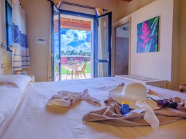 Quarto casal standard | 20 quartos, roupas de cama premium, edredons de pluma