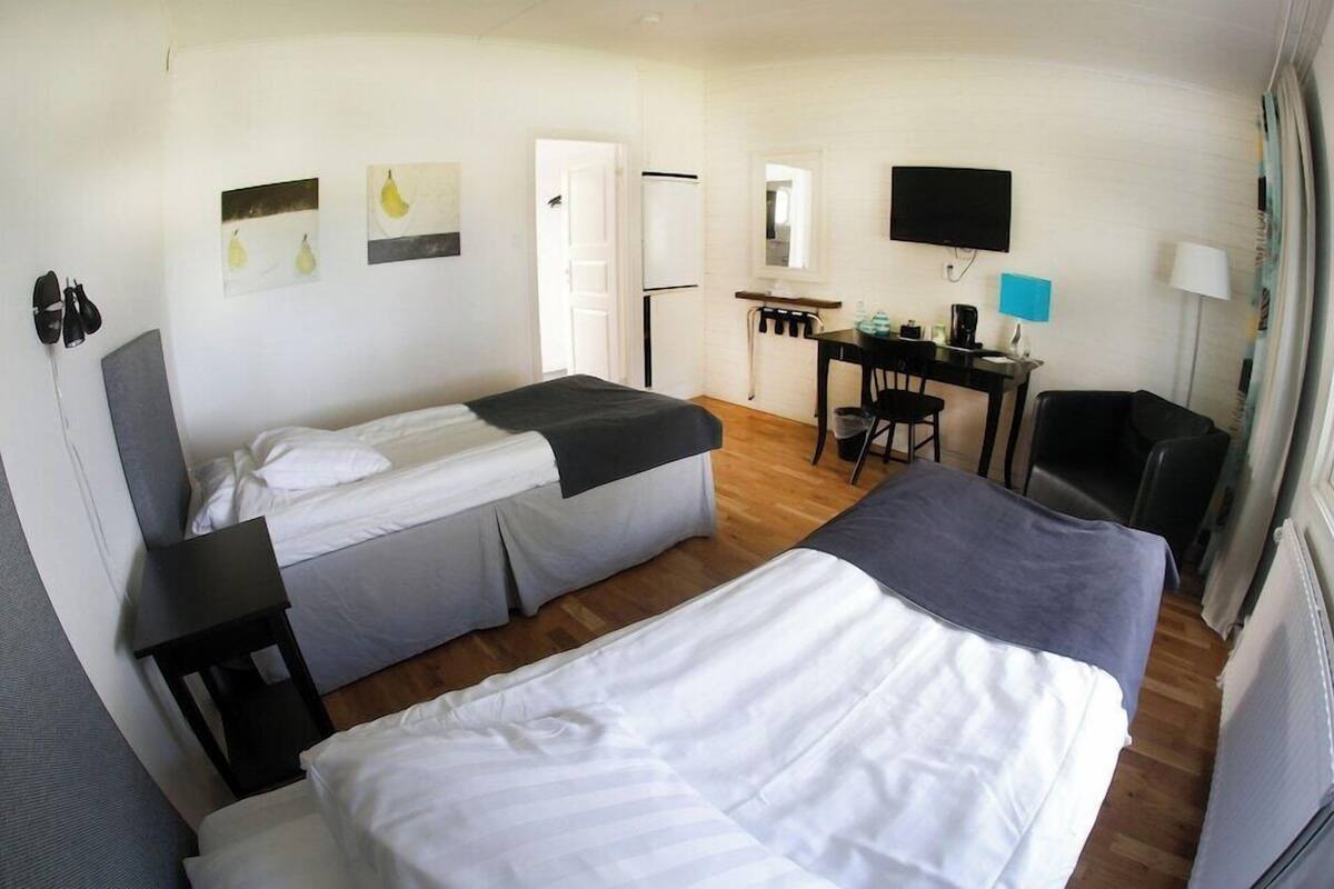 1 quarto, secretária, cortinas/cortinados opacos, quartos insonorizados