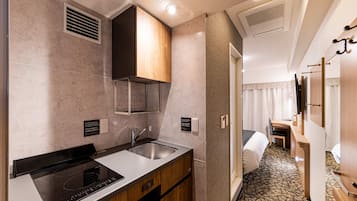 Quarto Duplo (King, kitchenette) | Edredões de penas, secretária, Wi-fi grátis, roupa de cama fornecida