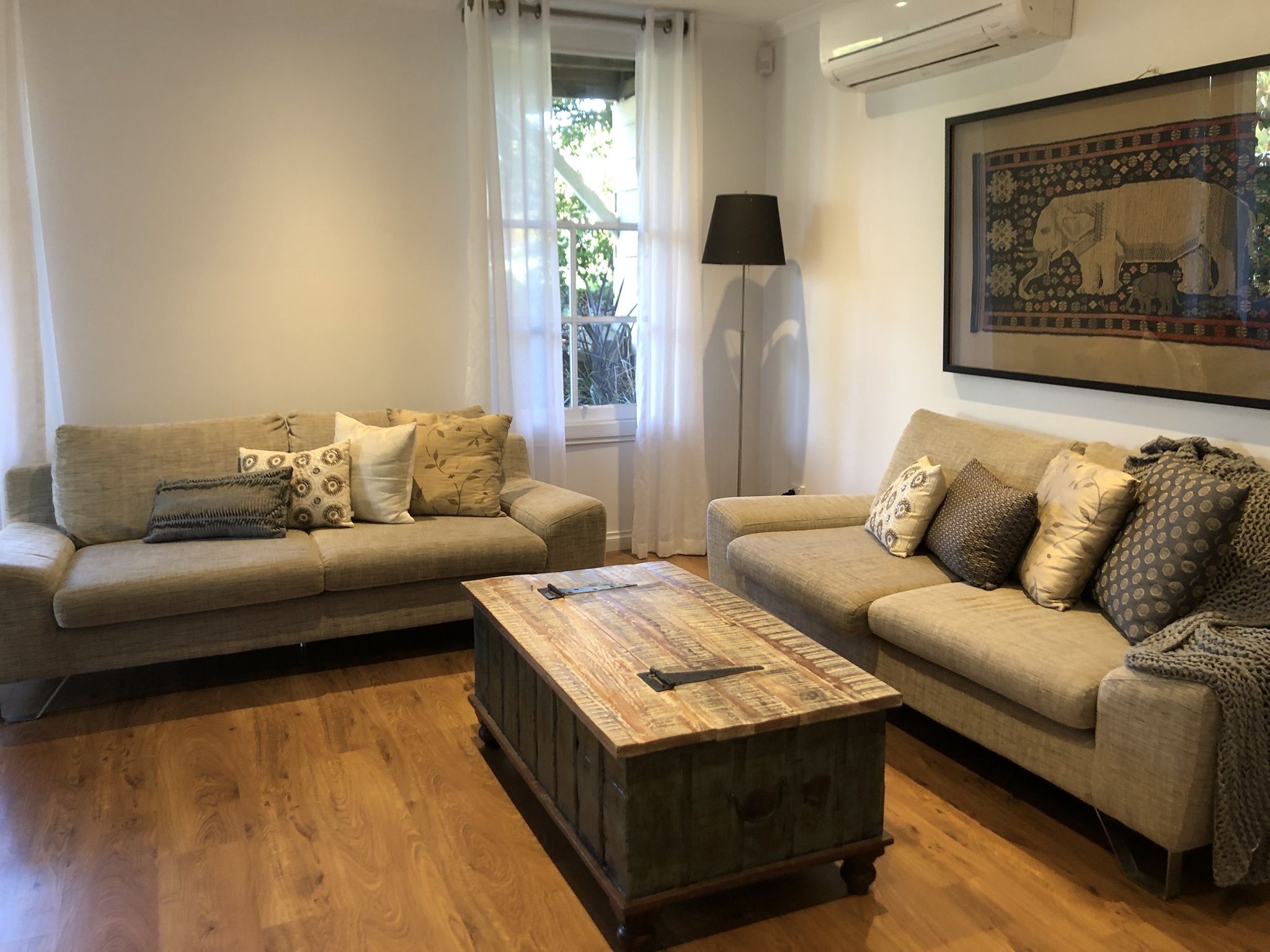 Ferros/tábuas de passar roupa, Wi-Fi de cortesia, roupa de cama