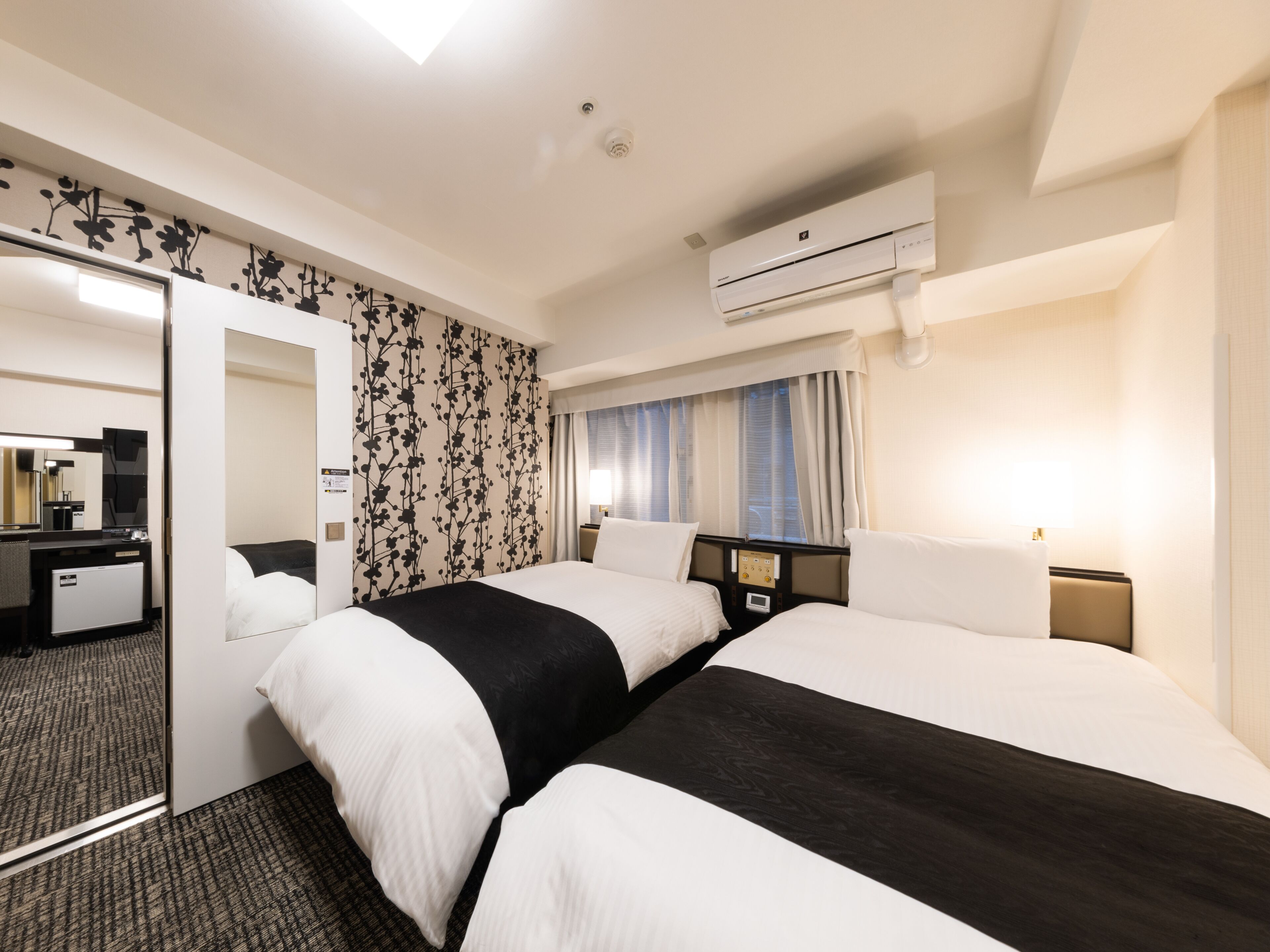 Quarto quádruplo, 4 quartos, para não fumantes | Roupas de cama premium, edredons de pluma, escrivaninha