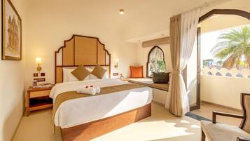 Quarto superior | 1 quarto, frigobar, cofres nos quartos, individualmente decorados